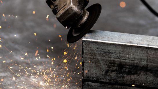 Effizientes Entgraten von Metall und weiteren Materialien - Rösler Group