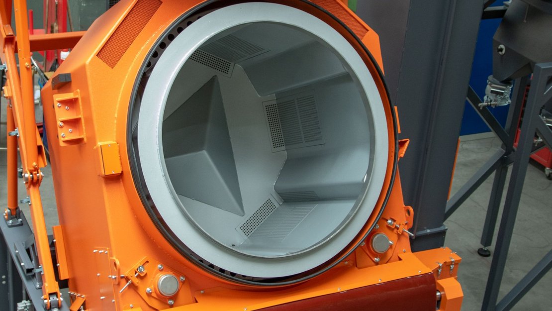 MACHINE INSIGHT: RMT Multi-Tumbler Batch Shot Blast Machine - Rösler Group